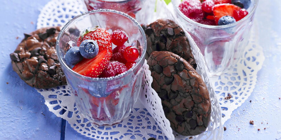 Biscuits au chocolat et fruits rouges facile et rapide : découvrez les ...