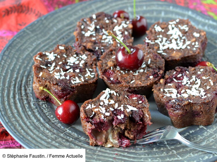 Pudding au pain rassis et aux cerises facile et rapide : découvrez les ...