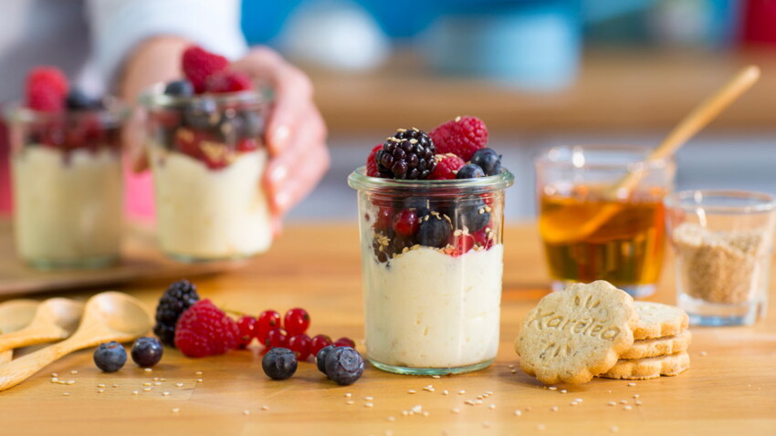 Verrines de mousse de yaourt aux fruits rouges facile et rapide ...