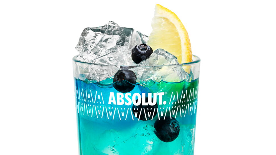 Cocktail Absolut Blueberry Fizz facile et rapide : découvrez les ...
