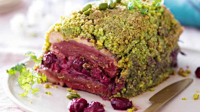 Magrets de canard farcis aux griottes et croûte de pistache facile ...