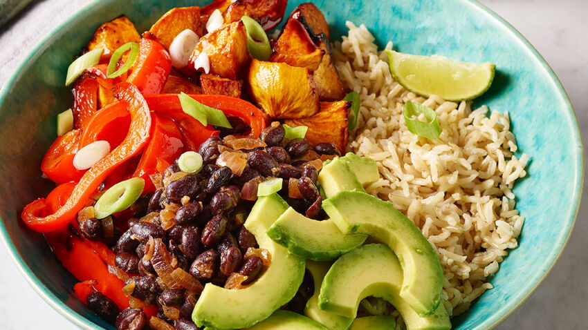 Bol burrito aux patates doucesTeriyaki, haricots noirs et avocat facile ...