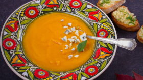 Soupe à la courge butternut et chorizo facile et rapide : découvrez les ...