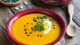 Soupe butternut et pomme de terre facile et rapide : découvrez les ...