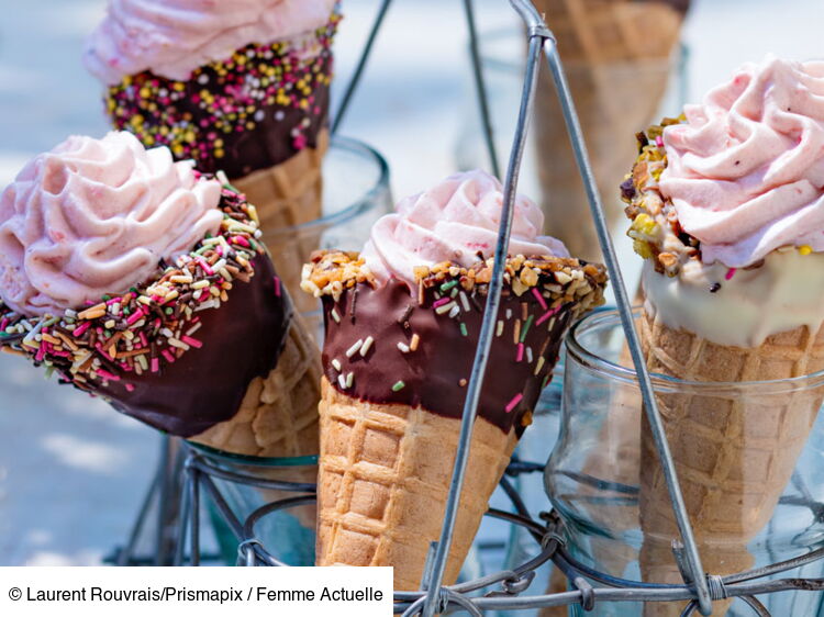 Cornets chocolatés à la mousse de fraise facile et rapide : découvrez ...