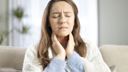 Angine blanche : quels sont les symptômes et comment la soigner ...