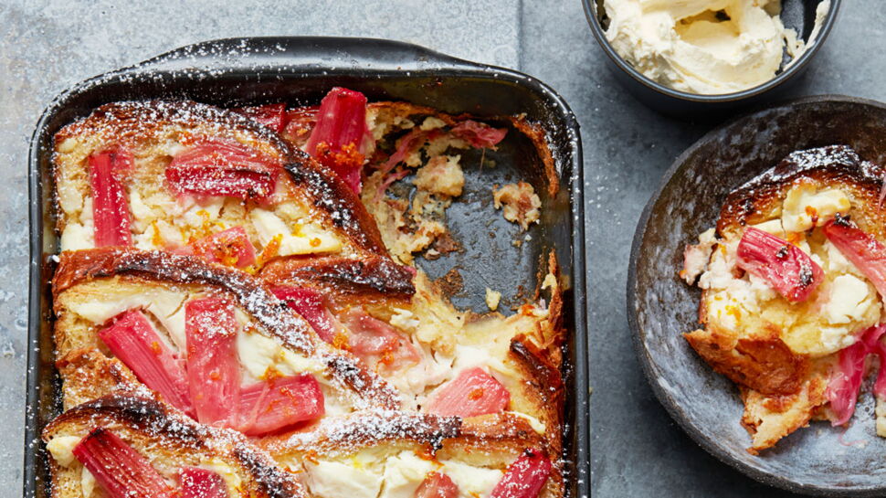 Pudding de pain perdu à la rhubarbe facile : découvrez les recettes de ...