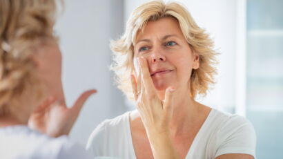 Acné et boutons des fesses : comment s’en débarrasser ? : Femme ...