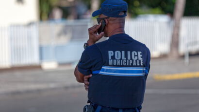 Faux numéros d’urgence : attention à cette arnaque qui circule : Femme ...