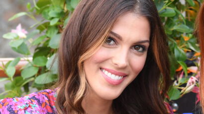 Iris Mittenaere à couper le souffle : elle fait sensation dans une robe longue et transparente ...