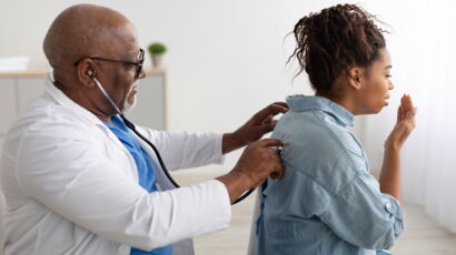 Ulcères variqueux : causes, symptômes, complications, traitement ...