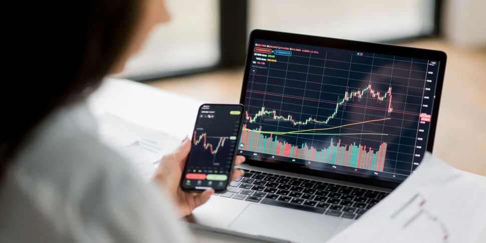 Investir en Bourse : tous nos conseils pour les débutants : Femme ...