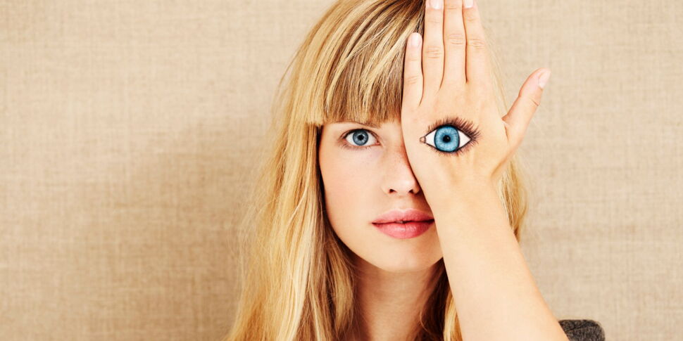 Troubles de la vision : 8 innovations pour améliorer sa vue : Femme ...