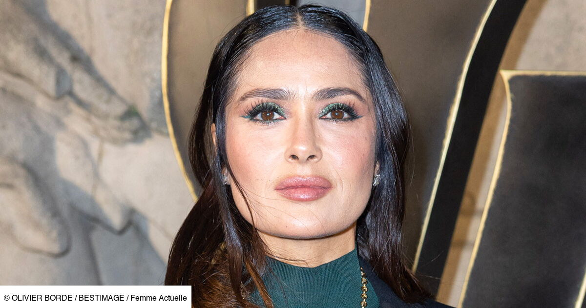 Salma Hayek à tomber en robe moulante verte au décolleté transparent et ...