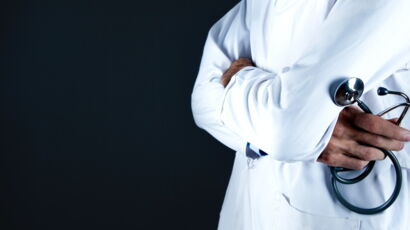 Pyurie (pus dans les urines) : causes, symptômes, traitements : Femme ...