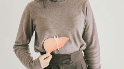 Cirrhose : les premiers symptômes de cette maladie du foie : Femme ...