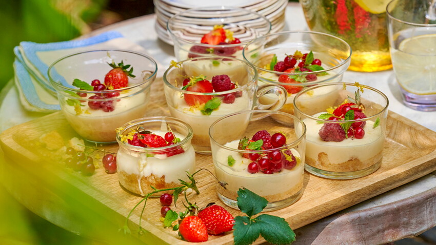 Verrines de tiramisu aux fruits rouges facile et rapide : découvrez les ...