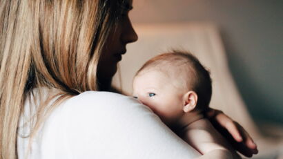 Bébé hypertonique : définition, causes, symptômes, qui consulter ...