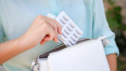 Rhinomaxil : les précautions à prendre avec ce spray nasal à base de ...