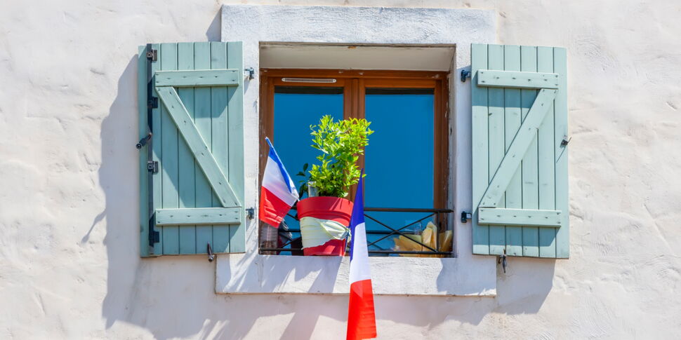 Peut-on mettre un drapeau sur sa maison ? : Femme Actuelle Le MAG