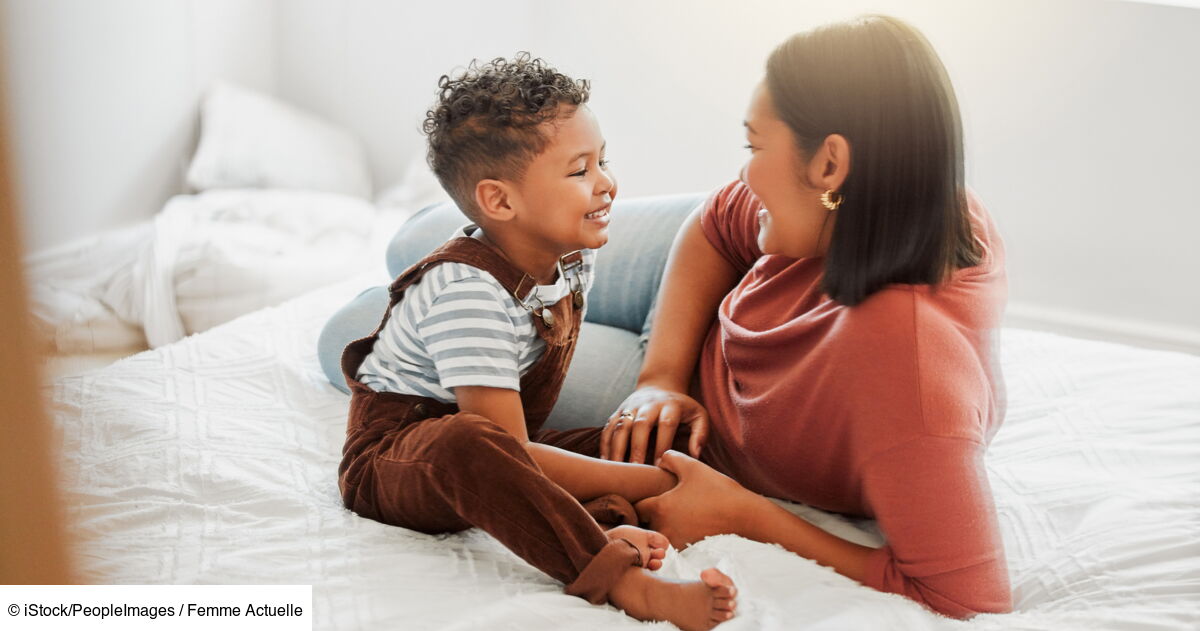 Tics nerveux : comment aider mon enfant à s’en débarrasser ? : Femme ...