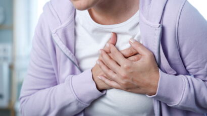 Précordialgie : causes, symptômes, traitement des douleurs thoraciques ...