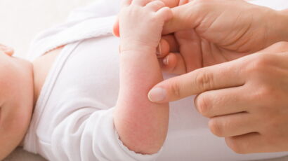 Scarlatine chez le bébé ou l'enfant : contagion, symptômes ...