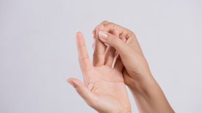 Panaris chez bébé : comment le reconnaître et bien le soigner ? : Femme ...