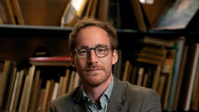 Qui est Léonard Pomez, le nouveau commissaire-priseur d'"Affaire ...