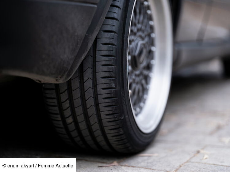 Comment réparer un pneu avec une mèche ? La technique simple : Femme ...