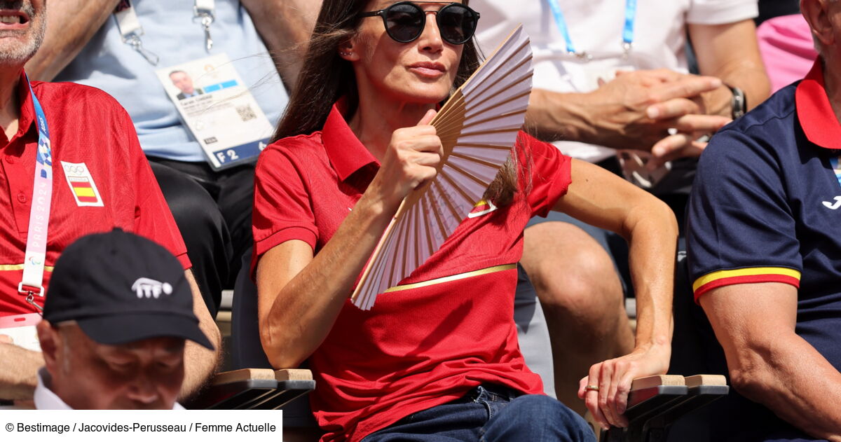 Letizia d'Espagne opte un polo aux couleurs de l'Espagne, un jean, des ...