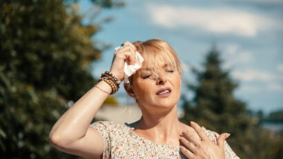 Transpiration excessive : quelles sont les solutions médicales ? : Femme Actuelle Le MAG