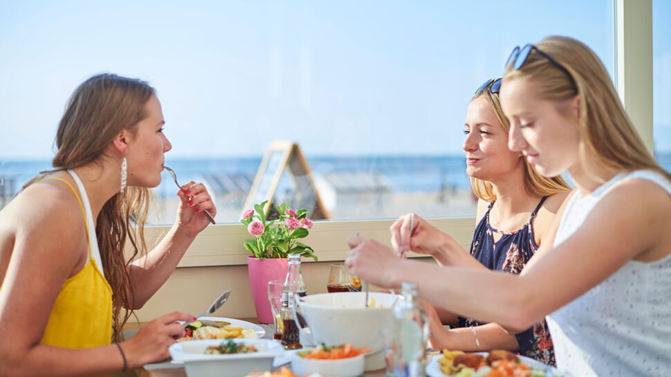 Découvrez les délicieuses saveurs iodées de la Côte belge : Femme ...