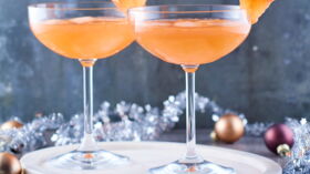 Cocktail de fête : bourbon cherry sour facile et rapide : découvrez les ...