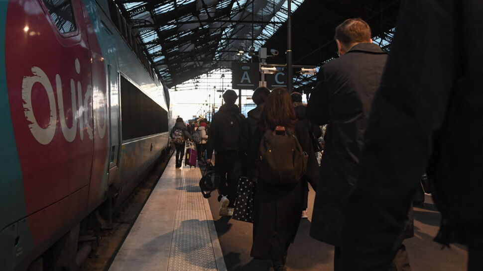 Des sièges plus confortables, des prises pour tout le monde, la SNCF présente ses nouveaux ...