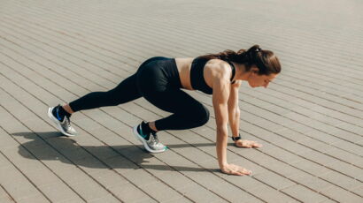 Gainage : 5 exercices gagnants à pratiquer après 50 ans : Femme ...