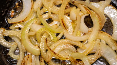 Comment faire revenir des oignons sans les brûler ? : Femme Actuelle Le MAG