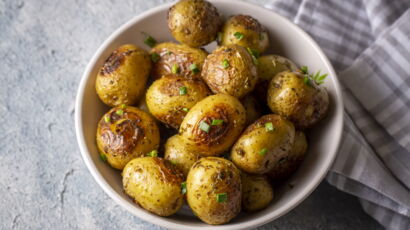 Pommes de terre grenailles à l’ail et persil, la recette facile pour un ...