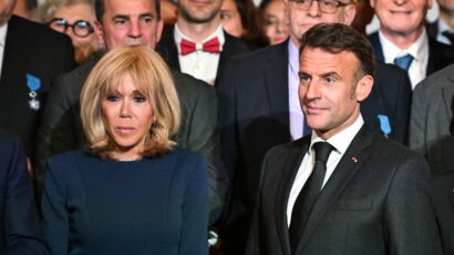 Brigitte Macron chic : elle adopte l'accessoire idéal pour souligner sa ...