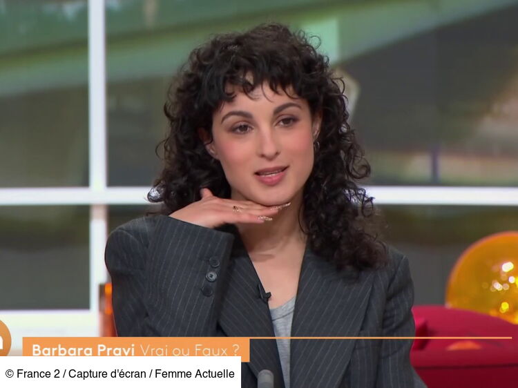 Cette célèbre chanteuse française a participé à quatre reprises au ...