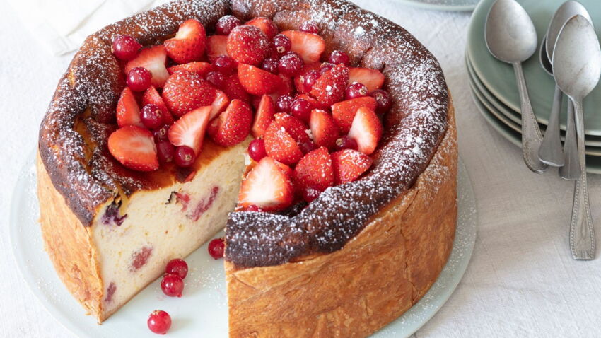 Gâteau à la ricotta et aux fruits rouges facile et rapide : découvrez ...