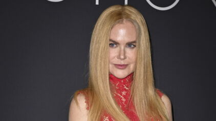 De retour à une coloration rouge flamboyante, Nicole Kidman adopte le ...