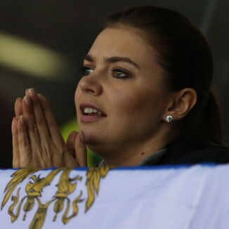 Vladimir Poutine : cette fortune que sa compagne Alina Kabaeva touche ...