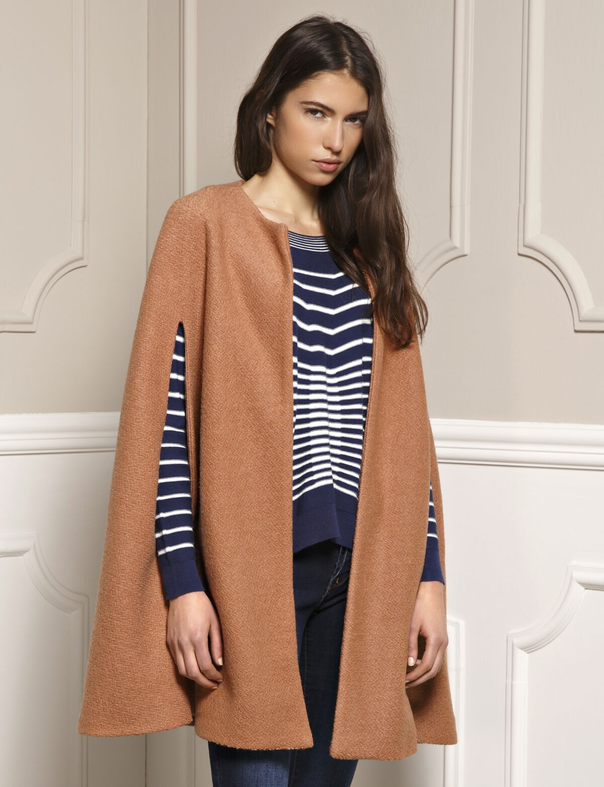 Capes et ponchos : 20 modèles tendance pour cet automne - Femme Actuelle