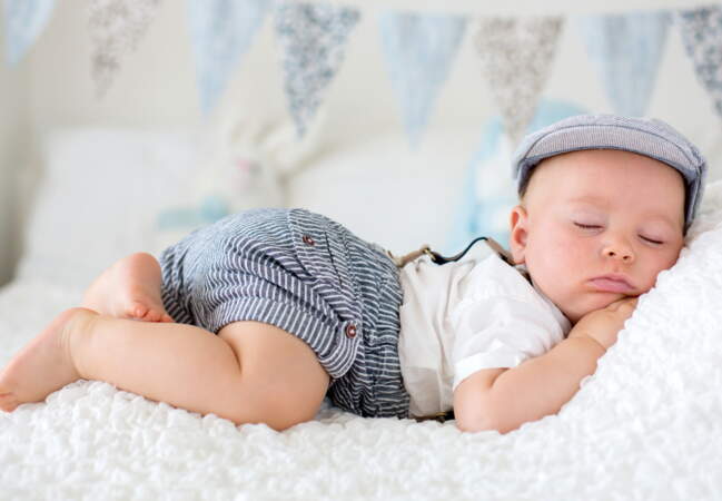 Idées de prénoms pour garçons commençant par la lettre A - Femme Actuelle