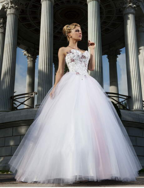 Des robes de mariée de princesse qui font rêver repérées chez les ...