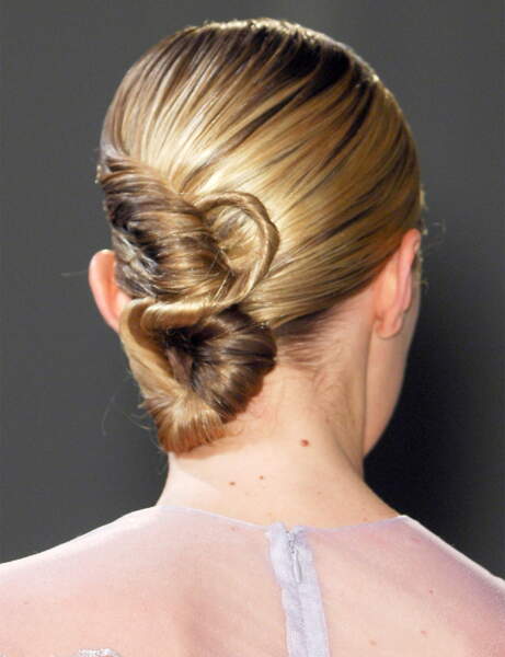 Coiffures de fêtes: nos 20 idées de chignons tendance - Femme Actuelle