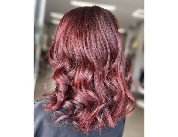 Coloration rouge : tout savoir sur cette couleur ultra tendance - Femme ...