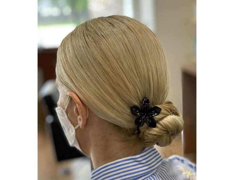 20 idées de "sleek bun", le chignon bas tendance du moment - Femme Actuelle