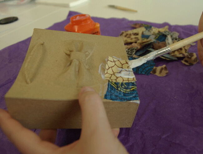 Réalisez une boîte cadeau en Décopatch : Femme Actuelle Le MAG